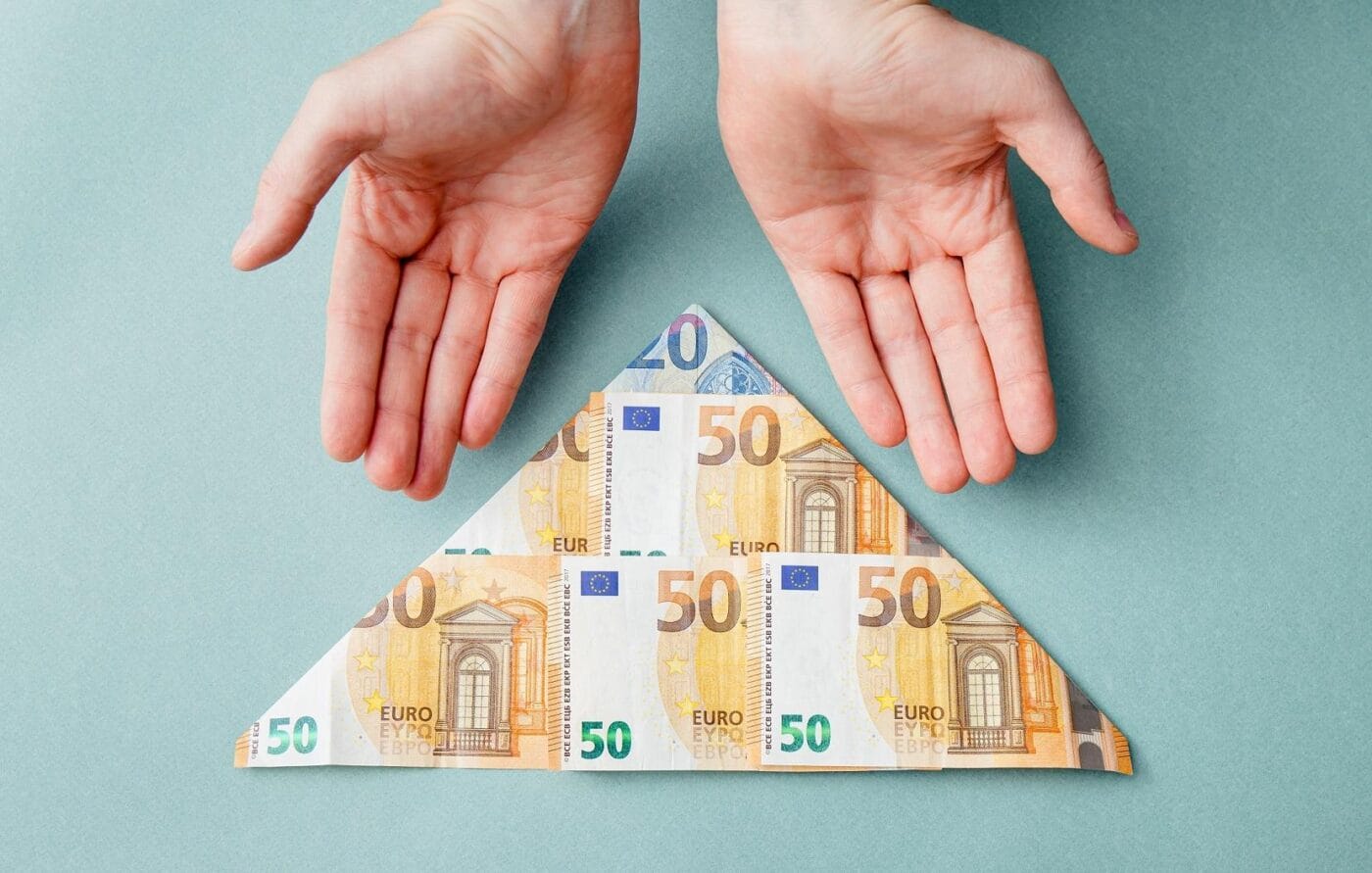 Ponziho schéma, lietadlo či pyramída – ako spoznať podvod - iFinancie.sk